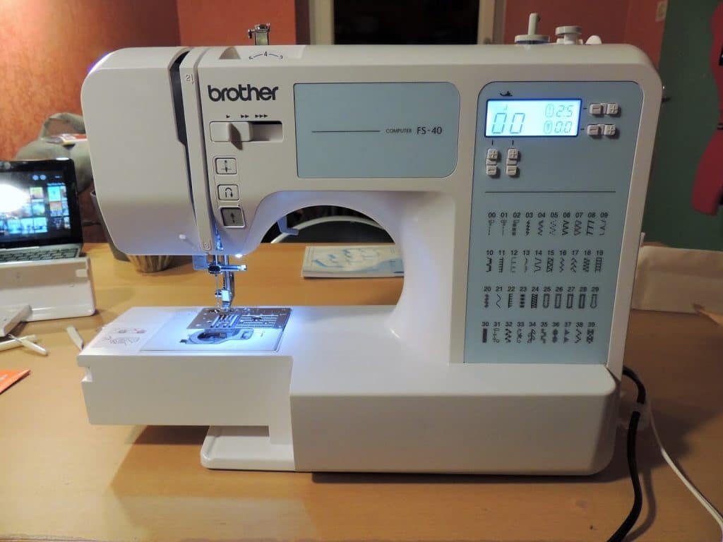 La machine à coudre Brother FS 40: un véritable bijou